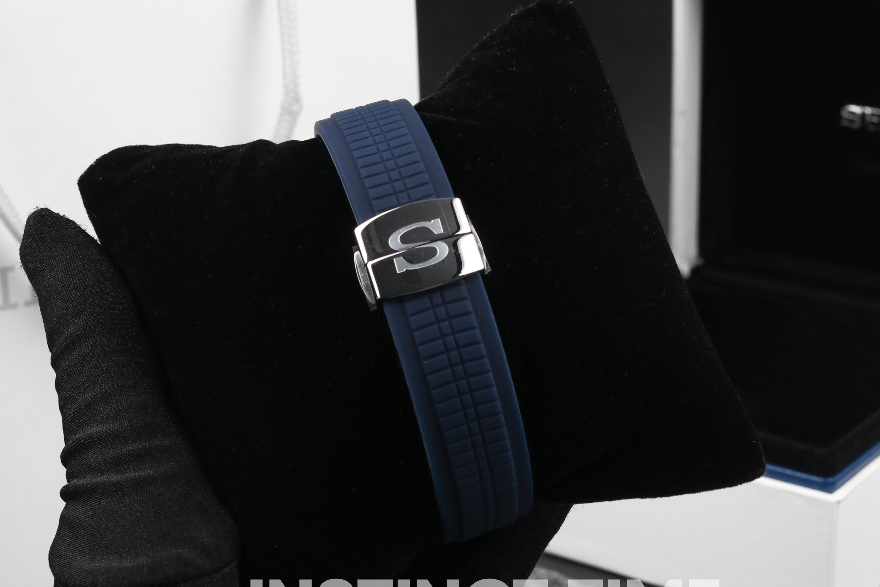 Custom Blue Rubber Strap "SeikoNaut" Mod – instincttime